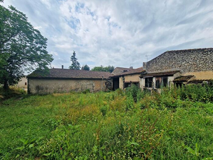 Maison 6 pièces à vendre à Saint-Sulpice-de-Pommiers