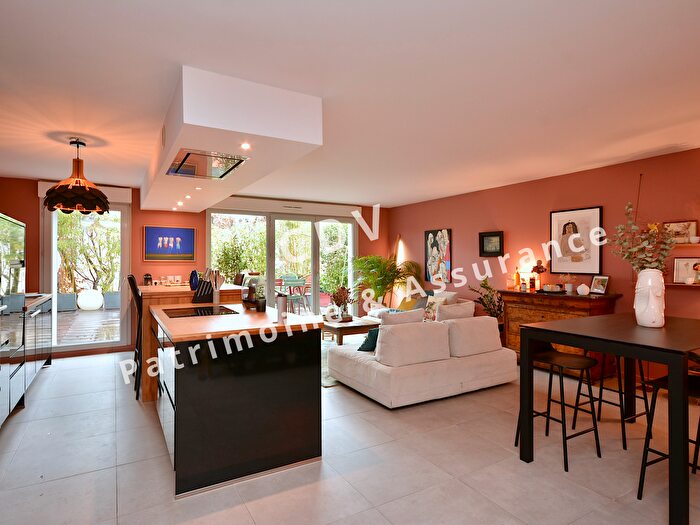 Appartement à vendre - Fontaines-sur-Saône - 6 pièces - 4 chambres