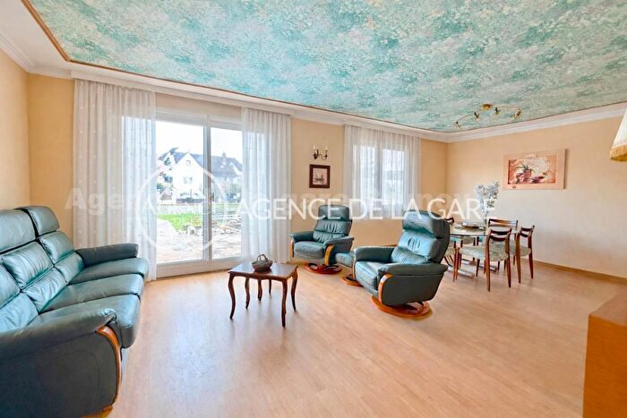 Maisons à vendre et appartements à louer - 3