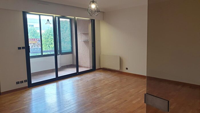 Appartement à louer - Rodez, Centre historique, Vieux-Rodez - 3 pièces - 2 chambres