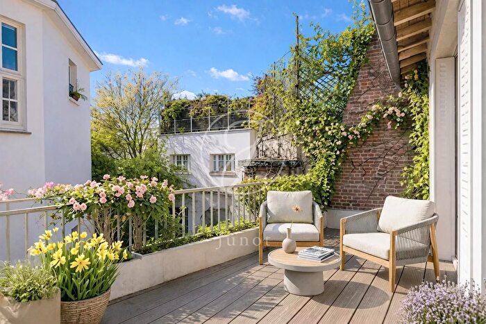 Maison à vendre - Paris e , Montmartre, Sacré Coeur, Abbesses - 7 pièces - 4 chambres