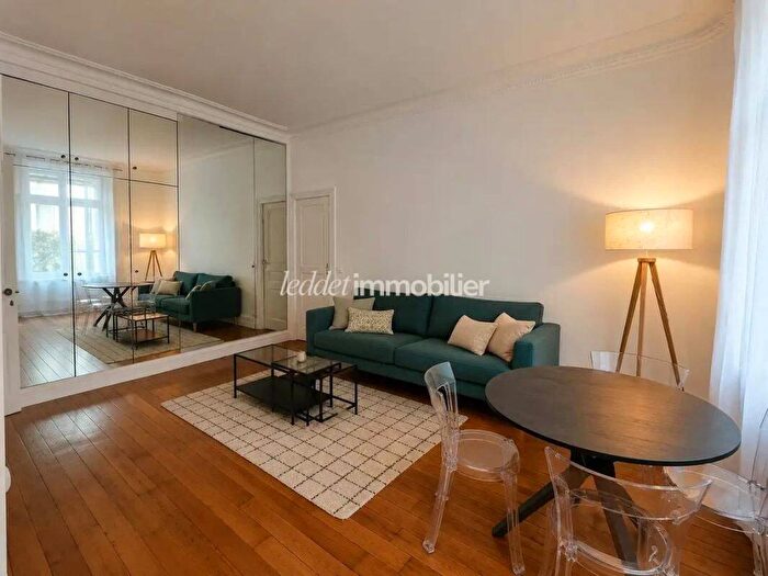 Appartement 2 pièces à Ecole Militaire, Paris 7ème arrondissement, à louer
