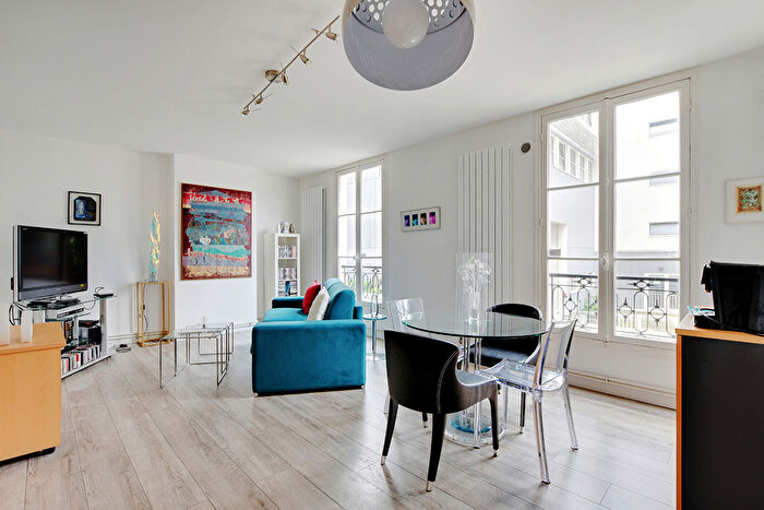 Appartement à louer - Paris e , Plaine, Lagny - 3 pièces - 2 chambres