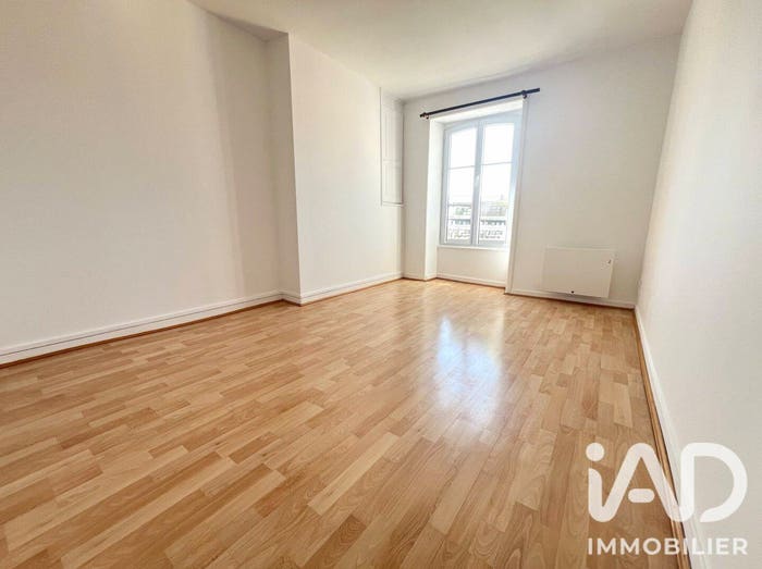 Centre et Ecarts, Évron : Appartement 1 pièce à louer