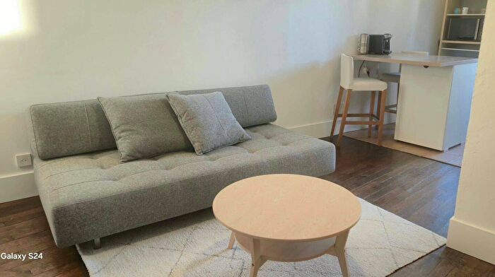 Appartement à louer - Ville Sud Ouest, Fontainebleau - 1 pièce