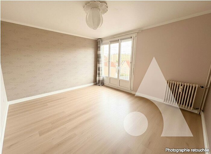 Appartement à louer - Bas Clos-Nord Est, Saint-André-les-Vergers - 3 pièces - 2 chambres