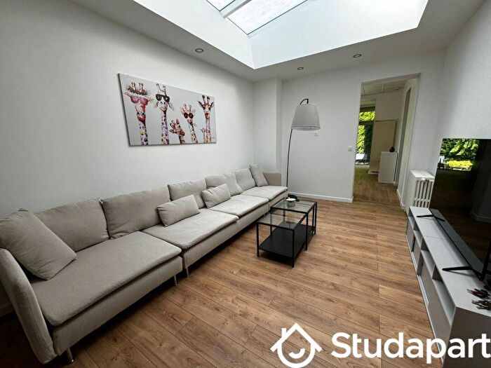 Maison à louer - Est, Lens - 12 pièces - 1 chambre