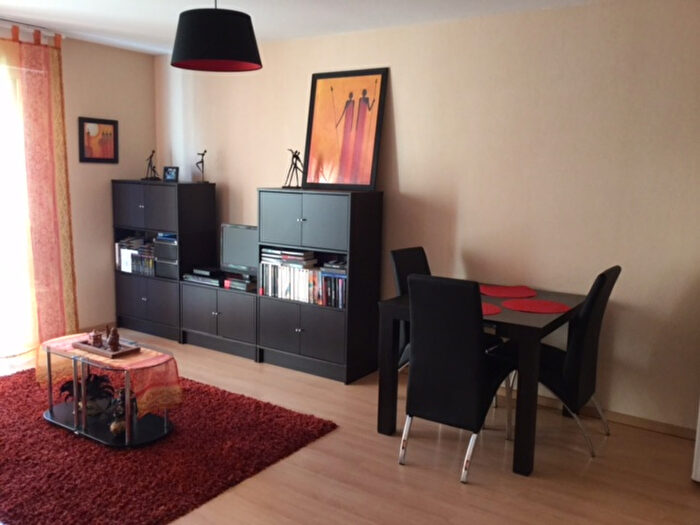 Appartement 2 pièces à Laval, Les Pommeraies, à louer