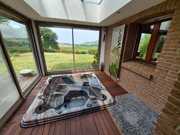 Maison 8 pièces à vendre à Escalles