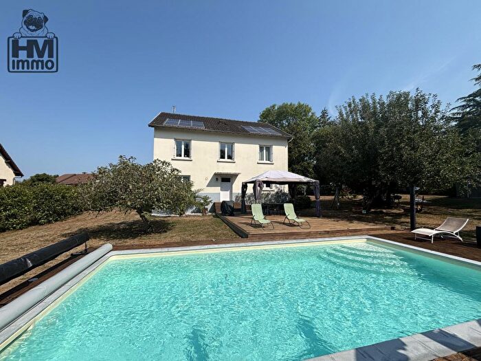 Maison 8 pièces à Saint-Yrieix-la-Perche, à vendre