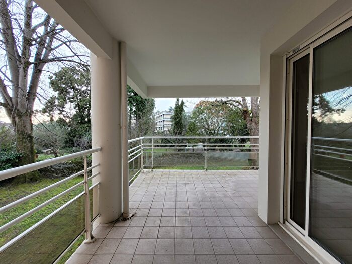 Appartement à louer - Pau - 3 pièces - 2 chambres