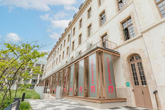 Appartement à vendre - Reims, Centre-ville - 2 pièces - 1 chambre