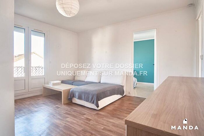 Bois dAmour-Porte de Paris-Courlancy, Reims : Appartement 3 pièces à louer