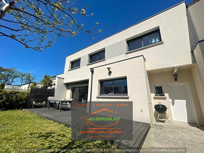 Maison à vendre - Quartiers Centre, Centre-ville - 7 pièces - 5 chambres