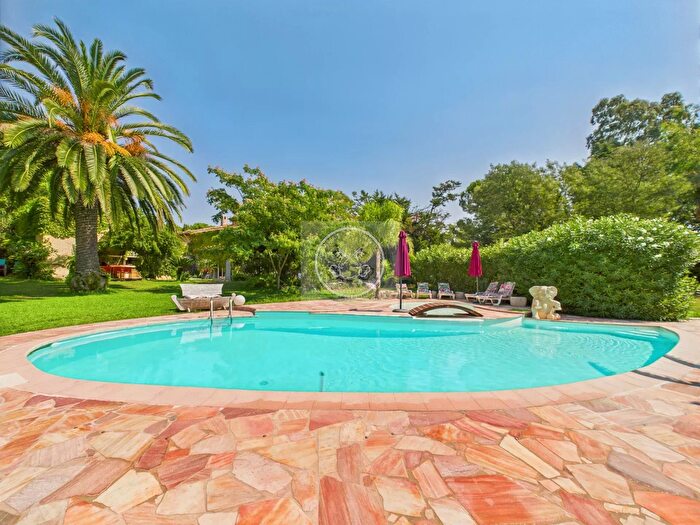 Maison à vendre - Puget-sur-Argens - 6 pièces - 4 chambres