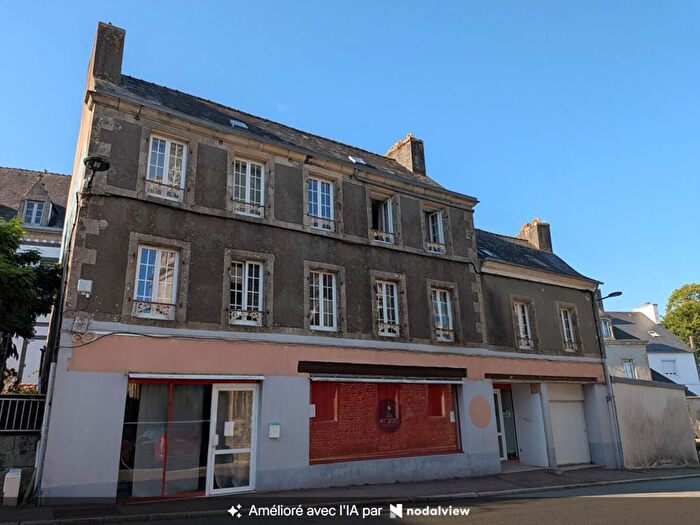 Maison 11 pièces à Châteauneuf-du-Faou, à vendre