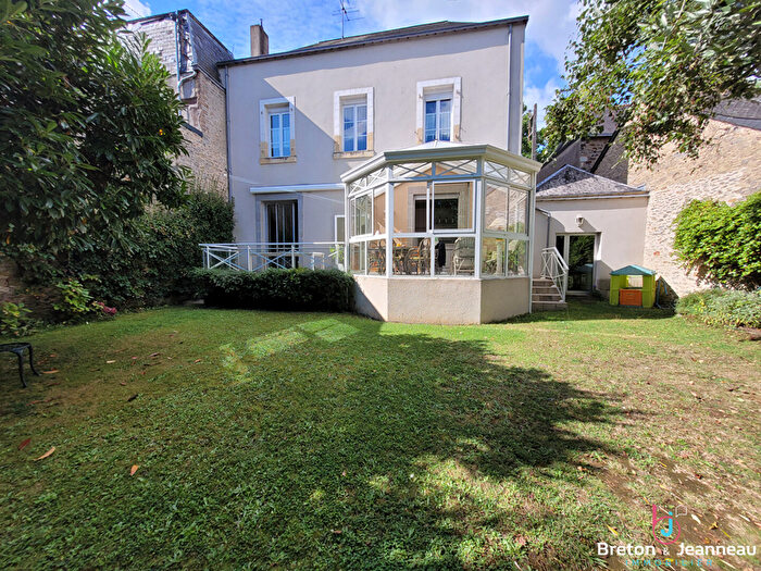 Laval, Pavement - Maison 9 pièces à vendre