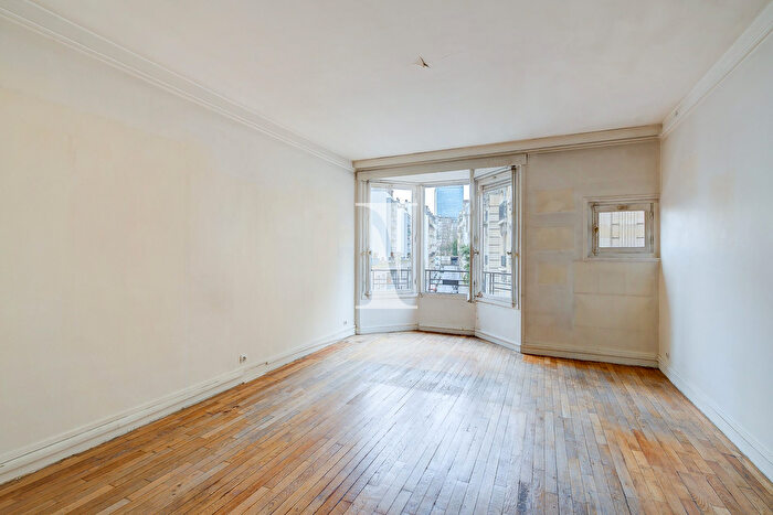 Appartement à vendre - Paris e  - 2 pièces - 1 chambre