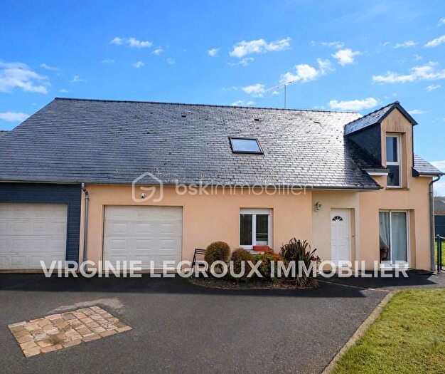 Maison à vendre - Saint-Germain-le-Fouilloux - 7 pièces - 4 chambres