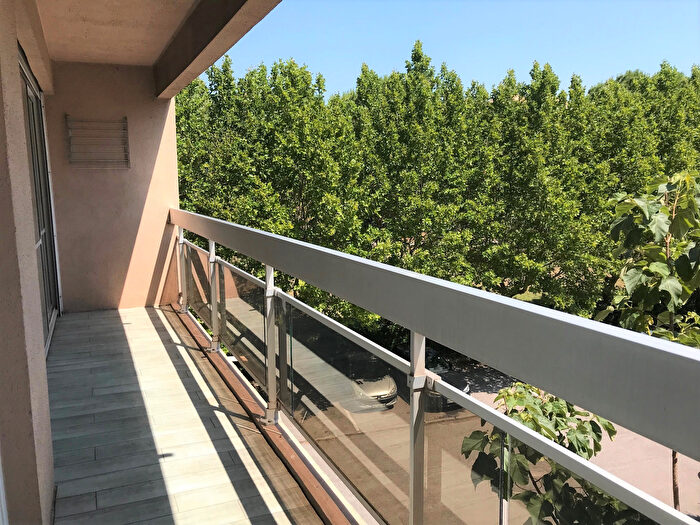 Appartement à louer - Aix-en-Provence, Saint-Donat, Les Platanes - 2 pièces - 1 chambre