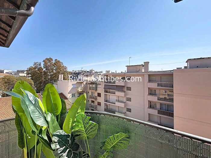 Appartement à vendre - Antibes, Juan-les-Pins, Le Cap - 2 pièces - 1 chambre