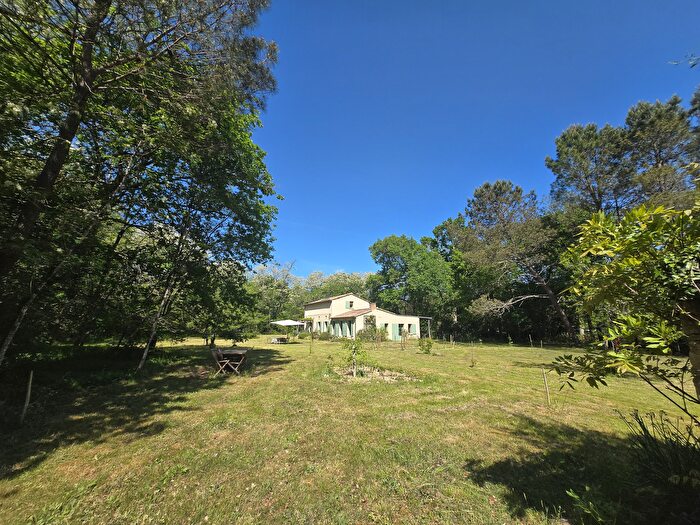 Lesparre-Médoc : Maison 6 pièces à vendre