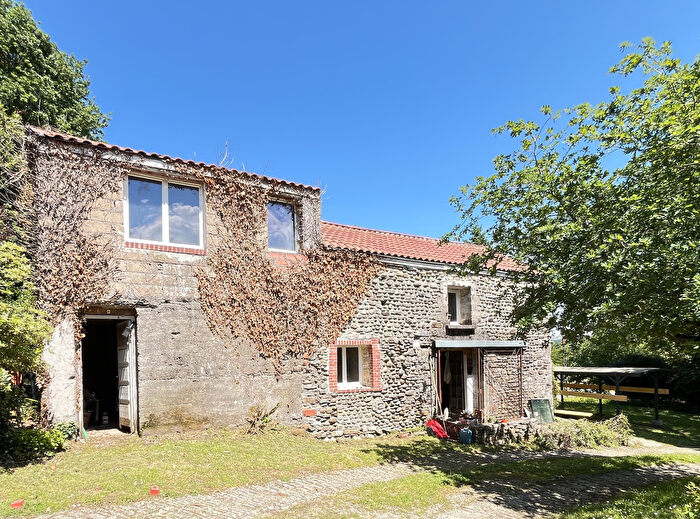 Saint-Palais : Maison 5 pièces à vendre
