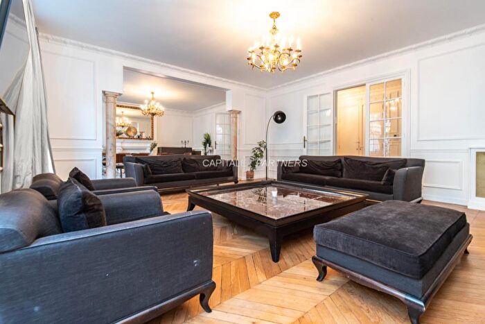 Appartement à louer - Paris e , Courcelles, Wagram - 6 pièces - 4 chambres