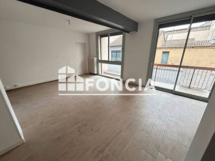 Appartement à louer - Centre-Historique, Romans-sur-Isère - 4 pièces - 3 chambres