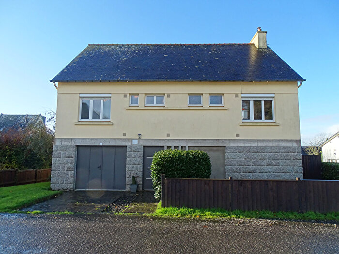 Maison à vendre - Maël-Carhaix - 7 pièces - 4 chambres