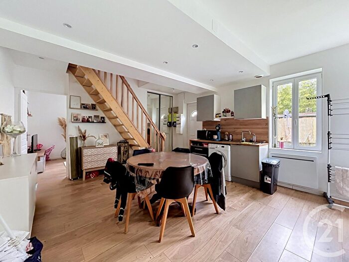Maison à louer - Varennes-sur-Allier - 4 pièces - 2 chambres