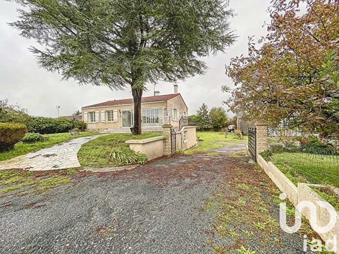 Maison à vendre - Charron - 7 pièces - 5 chambres