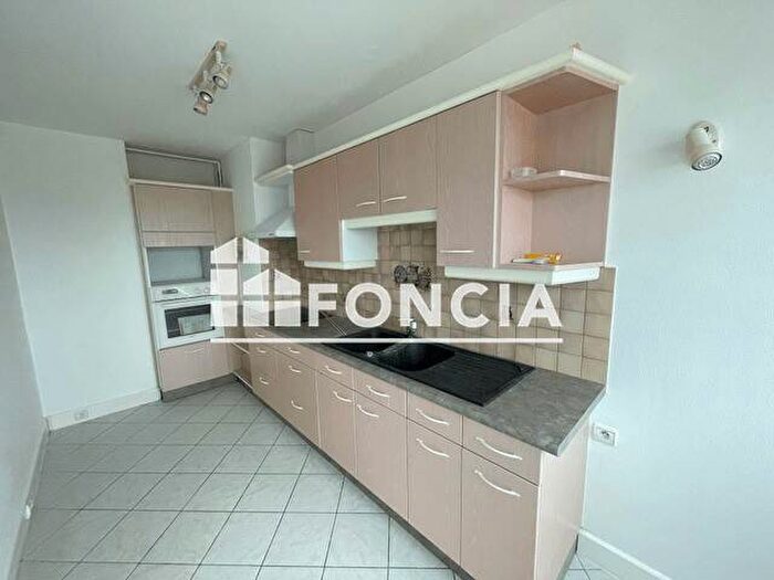 Appartement à louer - Beauregard-Boufflers-Buthégnemont, Nancy - 4 pièces - 3 chambres