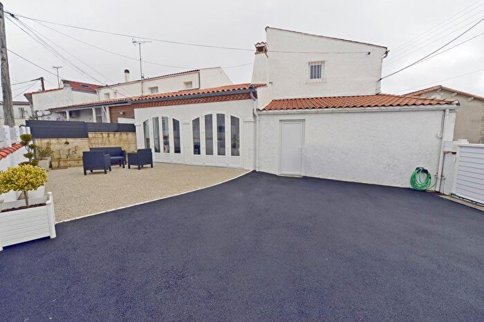 Maison à vendre - Saint-Georges-de-Didonne - 5 pièces - 3 chambres