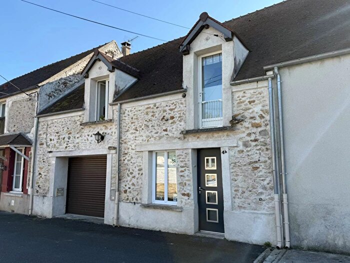 Maison à vendre - Fontenay-Trésigny - 5 pièces - 3 chambres