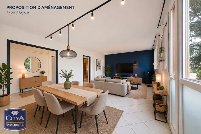 Saint-Cyr-sur-Loire, République, Fosses Boissées, Hôtel de ville : Appartement 4 pièces à vendre