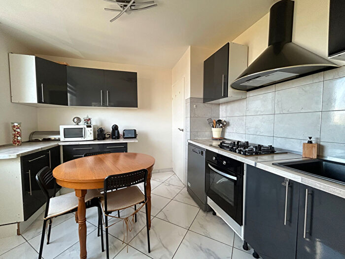Lyon 8ème, La Plaine, Santy : Appartement 4 pièces à vendre