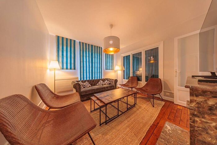 Appartement à louer - Centre Ville, Reims - 3 pièces - 2 chambres