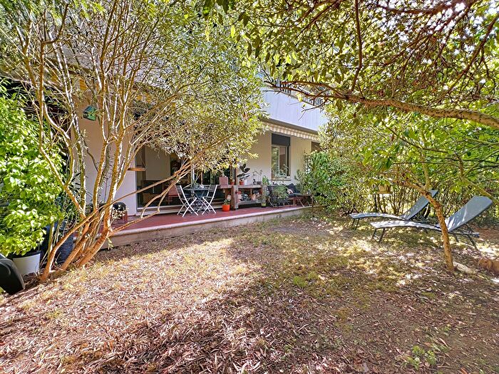 Appartement 2 pièces à Le Mesnil-le-Roi, à vendre