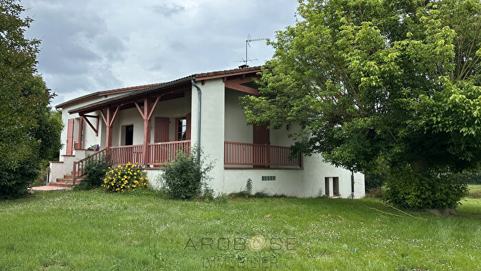 Maison à vendre - Aiguillon - 6 pièces - 3 chambres