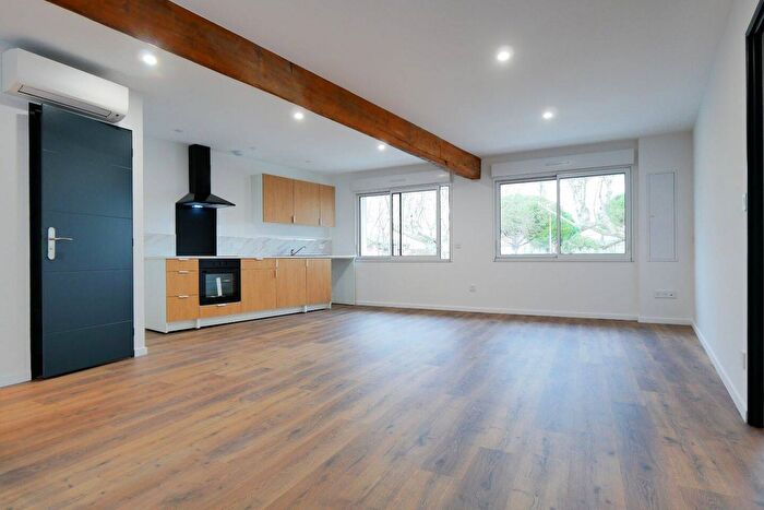 Appartement à louer - Aimargues - 3 pièces - 2 chambres