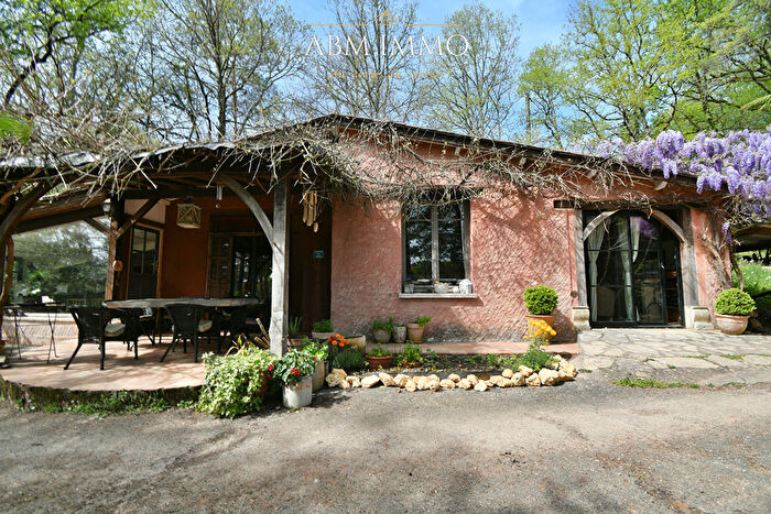 Maison à vendre - Clermont-de-Beauregard - 5 pièces - 4 chambres