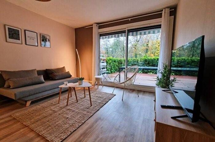 Appartement à louer - Bourg Nord-Chamfeuillet, Moirans - 3 pièces - 2 chambres