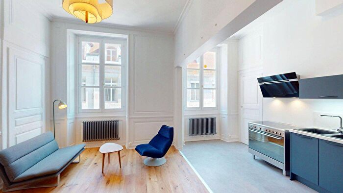 Centre, Chapelle des Buis, Besançon : Appartement 2 pièces à louer