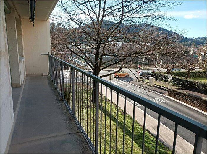 Appartement à louer - Centre Ville-Quai Jean Jaurès, Alès - 5 pièces - 3 chambres