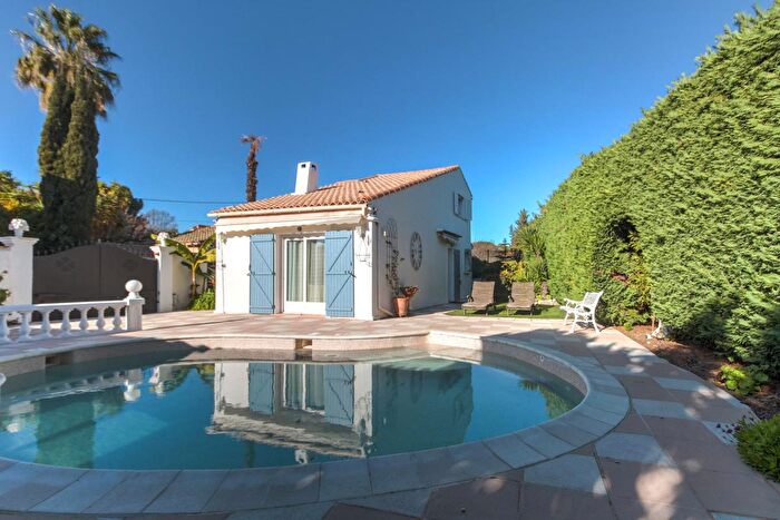 Maison à vendre - Antibes, Antibes-les-Pins, Trianon, Le Fournel, Peyregoue - 4 pièces - 3 chambres