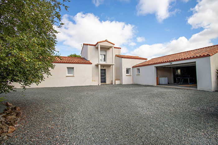 Maison à vendre - GrandLandes - 8 pièces - 4 chambres