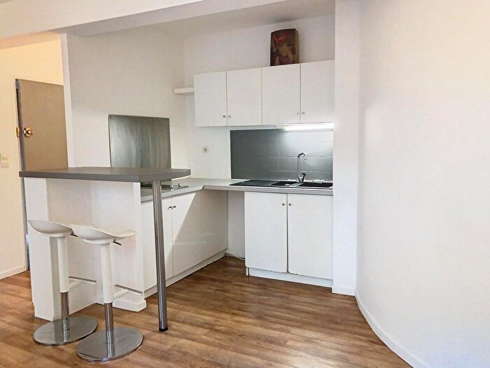 Appartement à louer - Avignon, Palais des Papes, Zone Piétonne - 2 pièces - 1 chambre