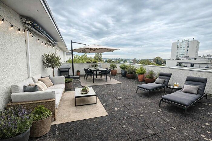 Appartement à louer - Le Bouscat, Centre-ville, Robert Schuman - 4 pièces - 1 chambre