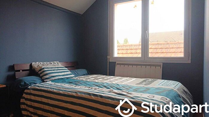 Appartement à louer - Route de Verneuil, Les Mureaux - 1 pièce - 1 chambre